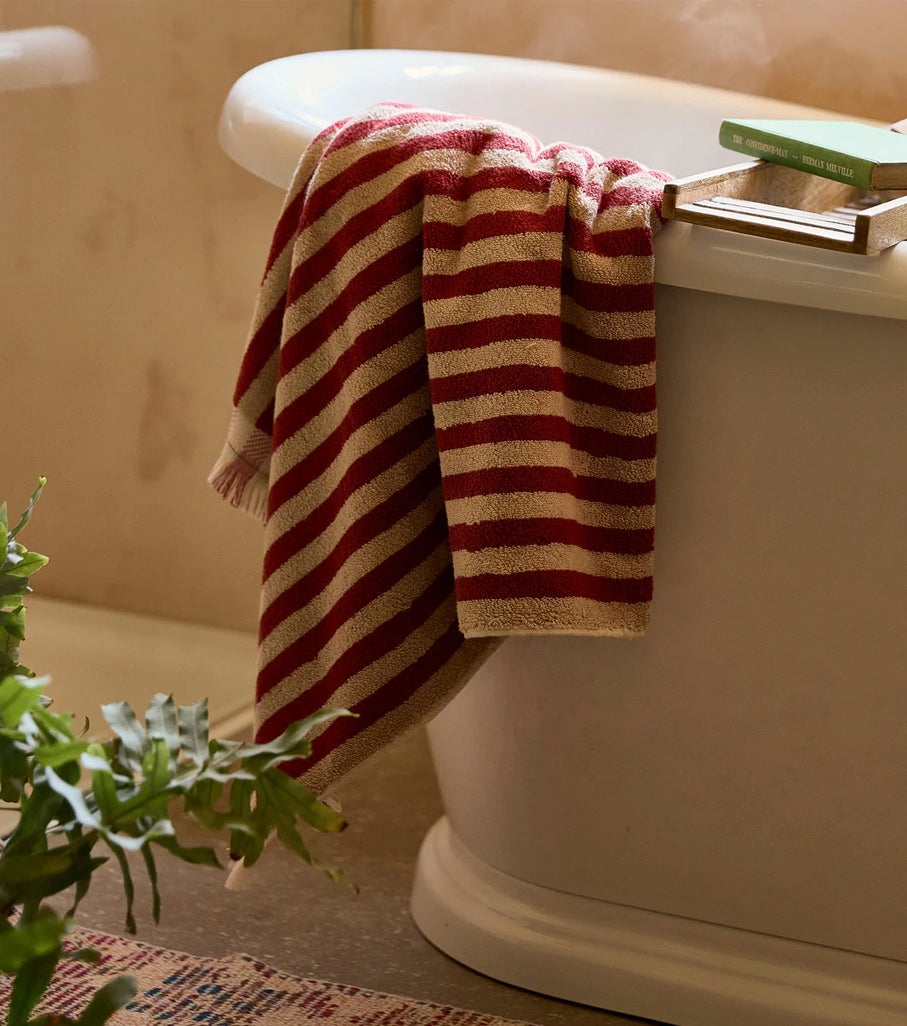 Accessoires de salle de bain | Serviettes de bain | Piglet in Bed UK