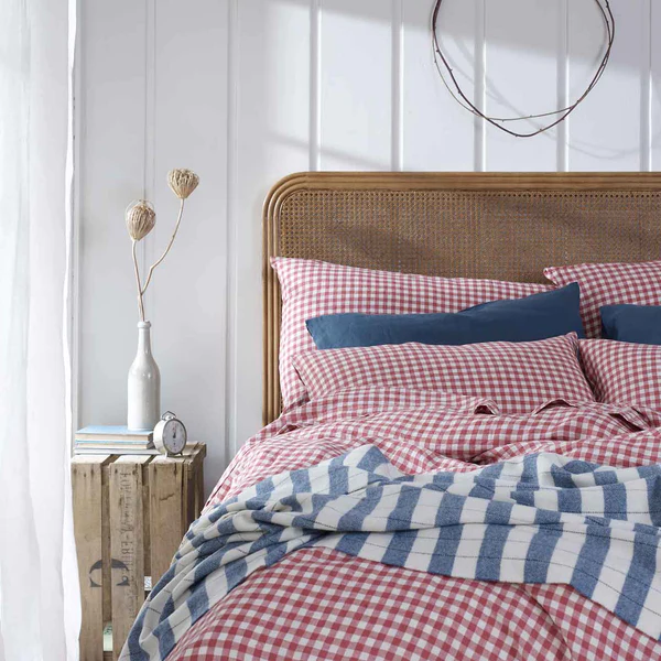 Raspberry Linen Duvet Cover | Piglet in Bed UK